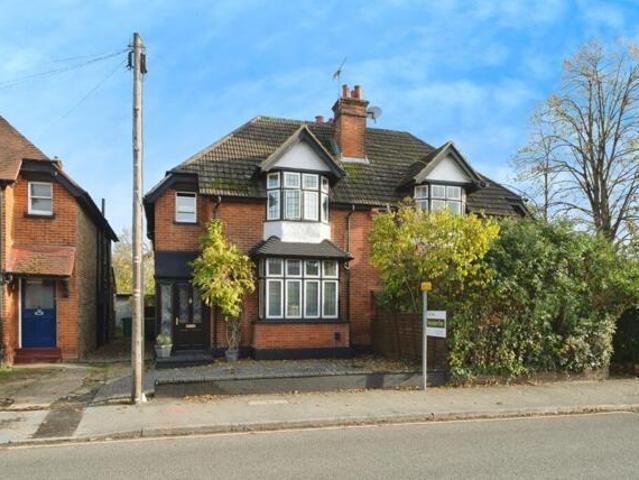 4 Bedroom House Leatherhead Surrey LS100024241