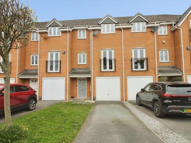 4 Bedroom House Leeds Leeds 101796984