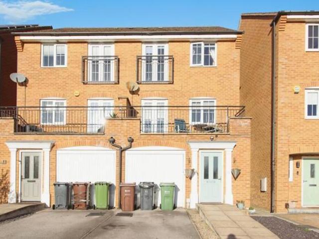 4 Bedroom House Leeds Leeds LS101351718
