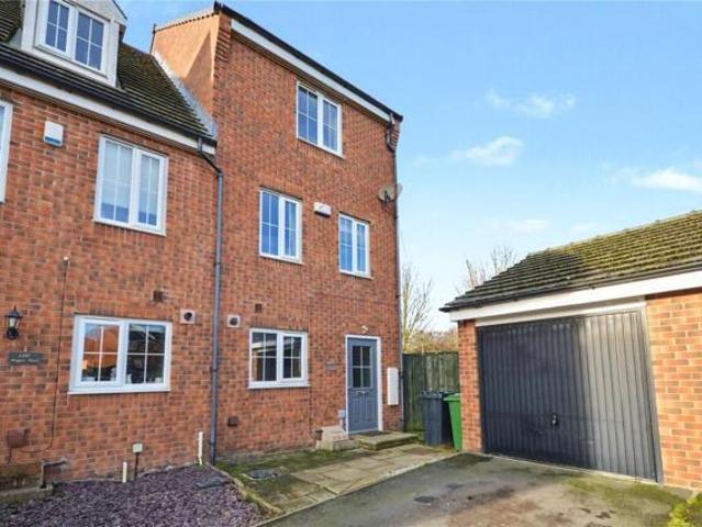 4 Bedroom House Leeds West Yorkshire 98612152