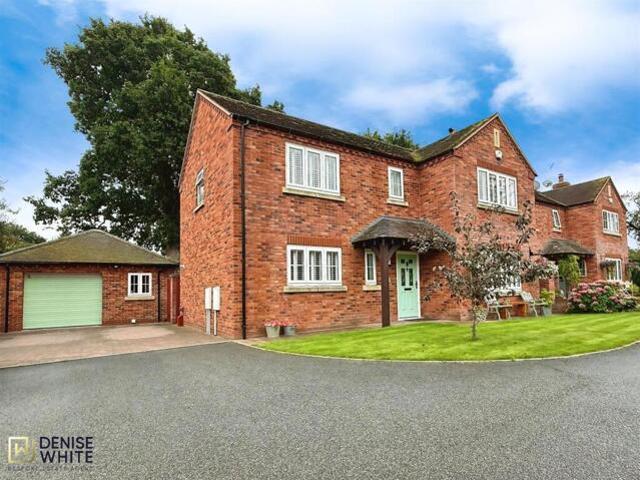 4 Bedroom House Leek Leek LS99688608