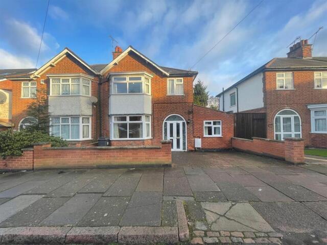 4 Bedroom House Leicester Leicestershire 98968844
