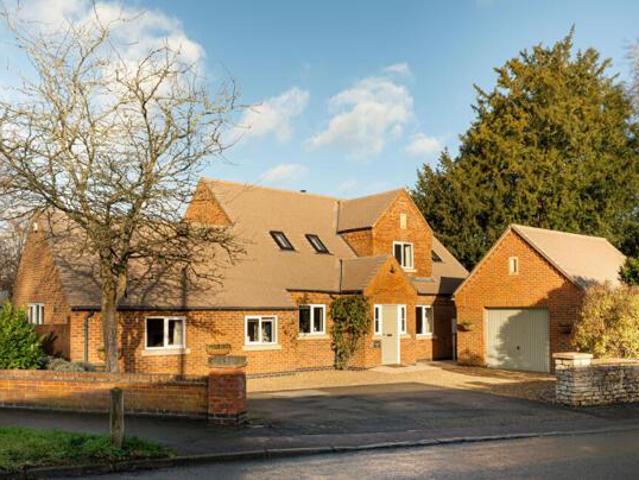 4 Bedroom House Leicestershire Leicestershire 99895336