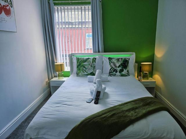 4 Bedroom House Liverpool Liverpool 103570691