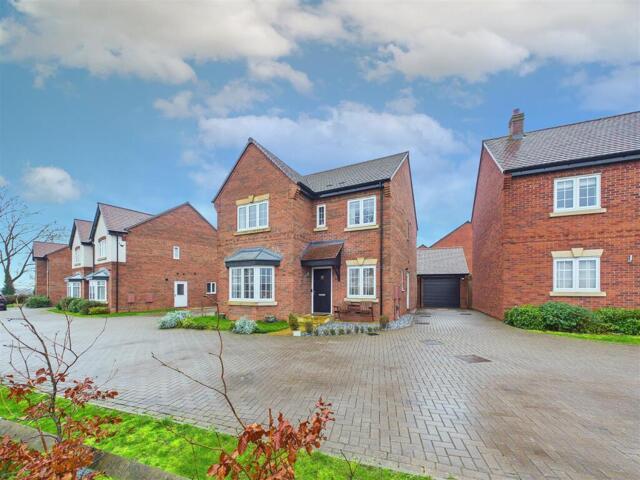 4 Bedroom House Lichfield Staffordshire 99895478