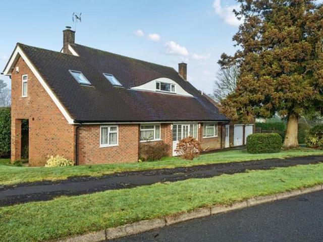 4 Bedroom House Liphook Hampshire 100541128
