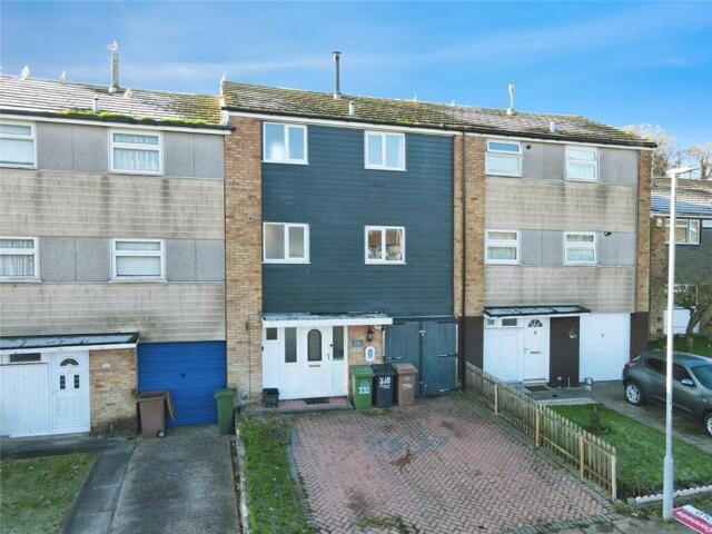 4 Bedroom House Luton Bedfordshire LS100366458