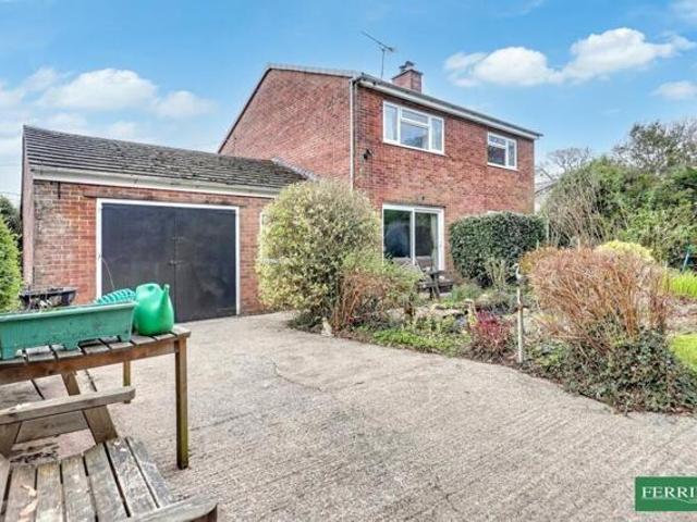 4 Bedroom House Lydney Lydney LS101278298