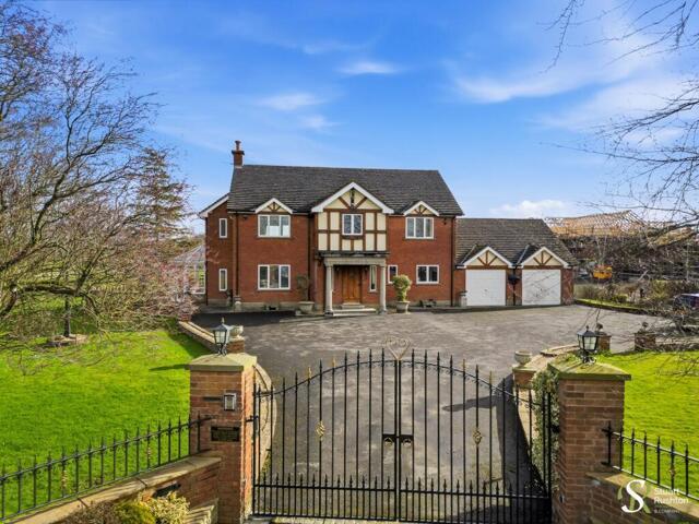 4 Bedroom House Mobberley Cheshire East 101678931