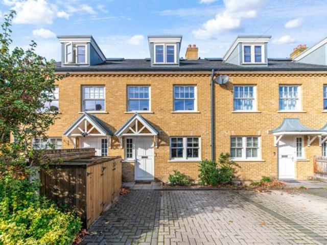 4 Bedroom House Morden Greater London LS100648661