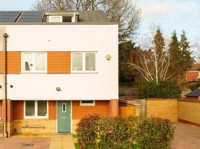 4 Bedroom House Morden Greater London 99773955