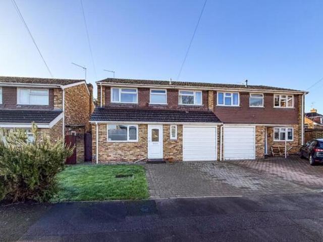 4 Bedroom House Maidenhead Windsor And Maidenhead LS101351857