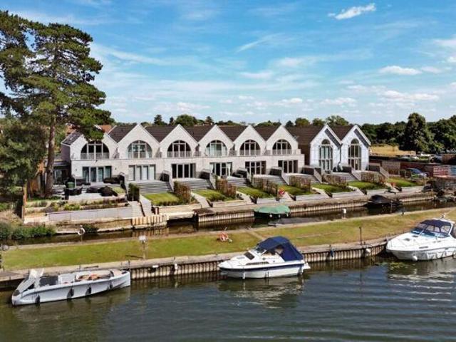 4 Bedroom House Maidenhead Windsor And Maidenhead 100578804