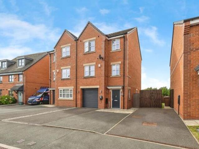 4 Bedroom House Manchester Tameside LS100456650