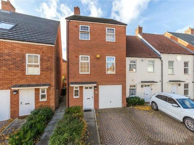 4 Bedroom House Markyate Hertfordshire 90102104