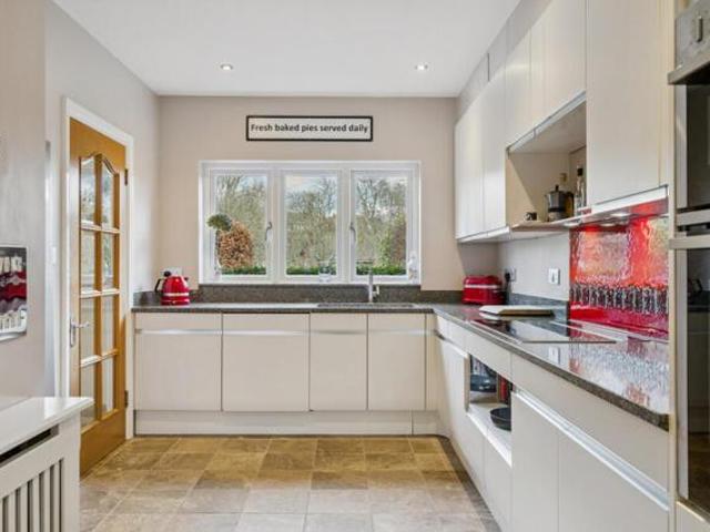 4 Bedroom House Marlow Buckinghamshire 100541234