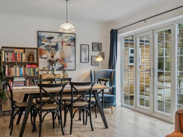 4 Bedroom House Marlow Buckinghamshire 101996043