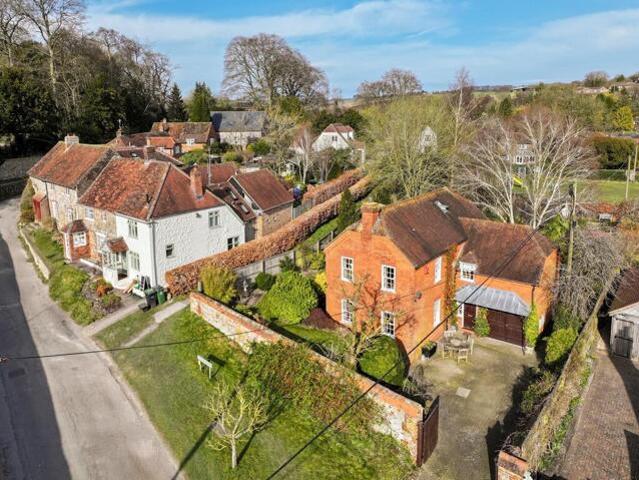 4 Bedroom House Marlborough Wiltshire 101678806
