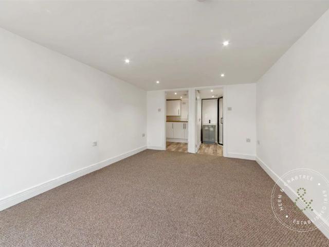 4 Bedroom House Mews