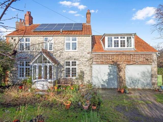 4 Bedroom House Mere Wiltshire LS99523721