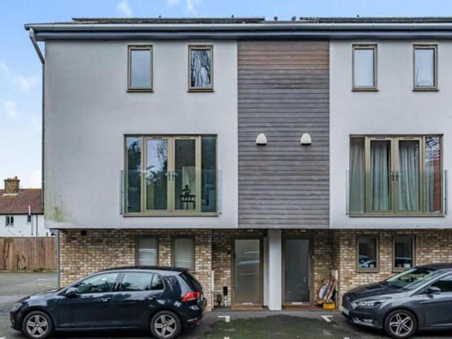 4 Bedroom House Mitcham Greater London LS89861840