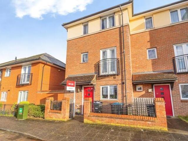 4 Bedroom House Milton Keynes Milton Keynes 100317059