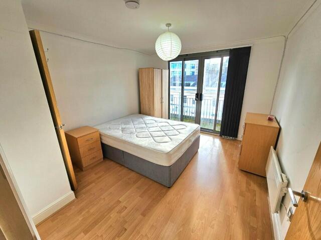 4 Bedroom House Nottingham Nottingham NG5 85581645
