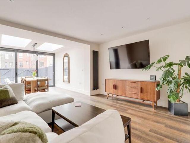 4 Bedroom House Nottingham Nottinghamshire 99608171