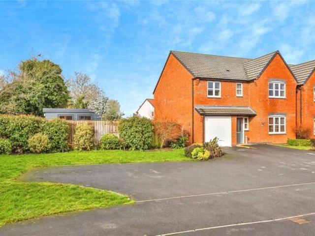 4 Bedroom House Nottingham Nottinghamshire LS100648966