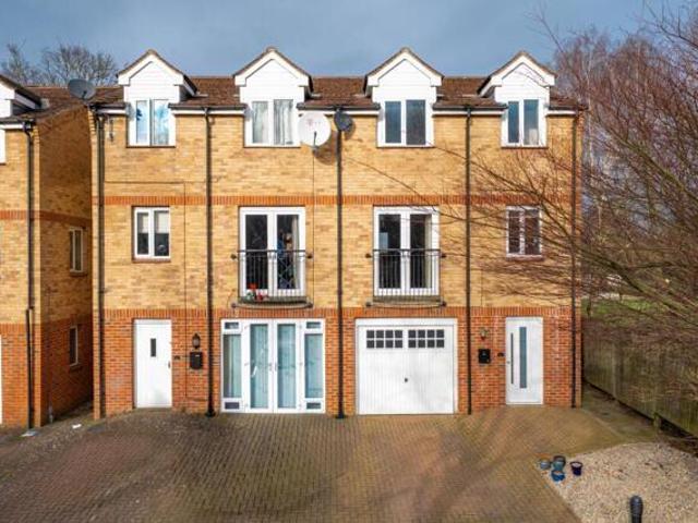 4 Bedroom House North Yorkshire Leeds 101743346