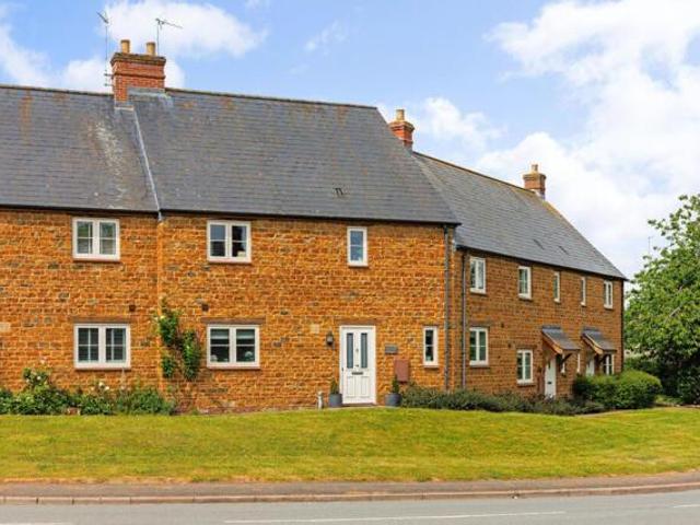 4 Bedroom House Northamptonshire Northamptonshire LS99840335