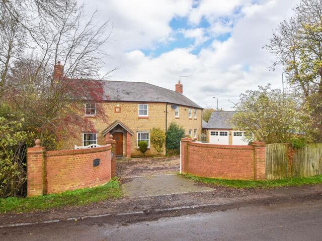 4 Bedroom House Northamptonshire Northamptonshire 100024218