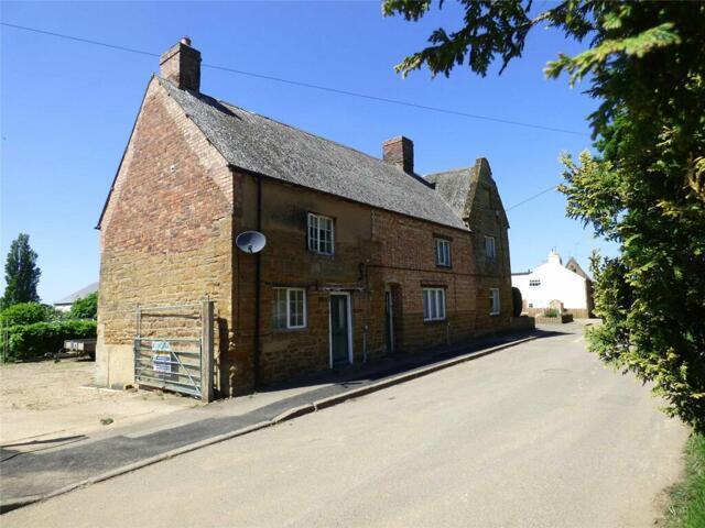 4 Bedroom House Northamptonshire Northamptonshire 99437145