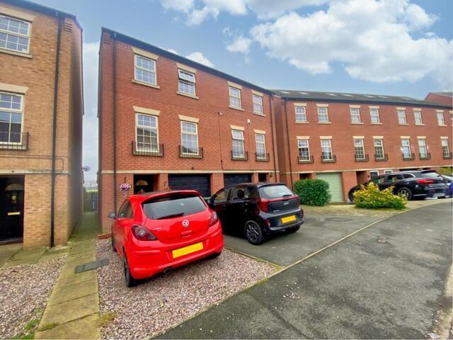 4 Bedroom House Northamptonshire Northamptonshire 99475854