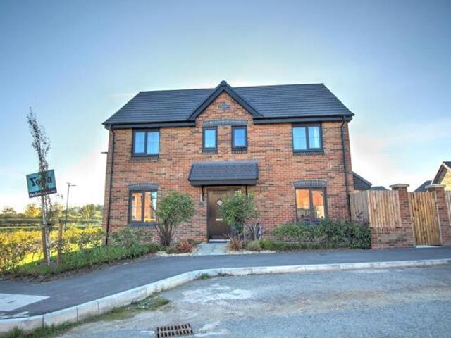 4 Bedroom House Newcastle Newcastle Upon Tyne LS98718089