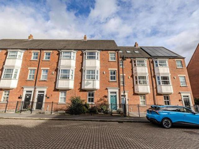4 Bedroom House Newcastle Tyne Y Wear LS100426455
