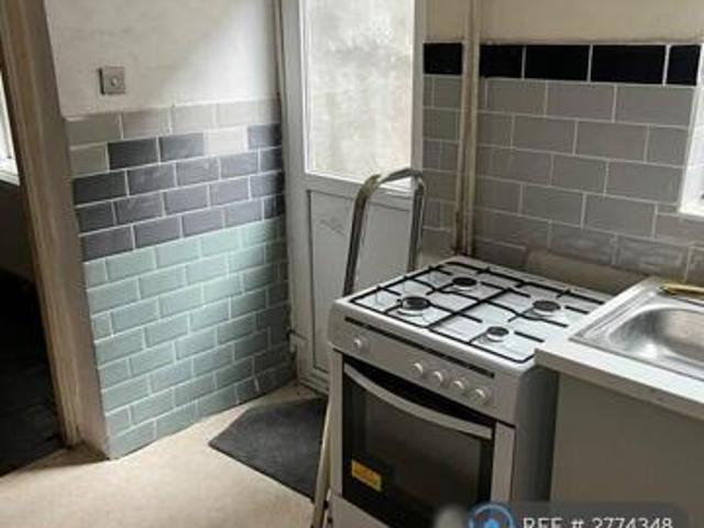 4 Bedroom House Newcastle Tyne Y Wear LS100454476