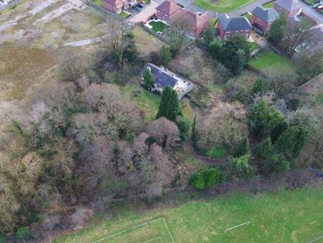 4 Bedroom House Newport Isle Of Wight LS101351761