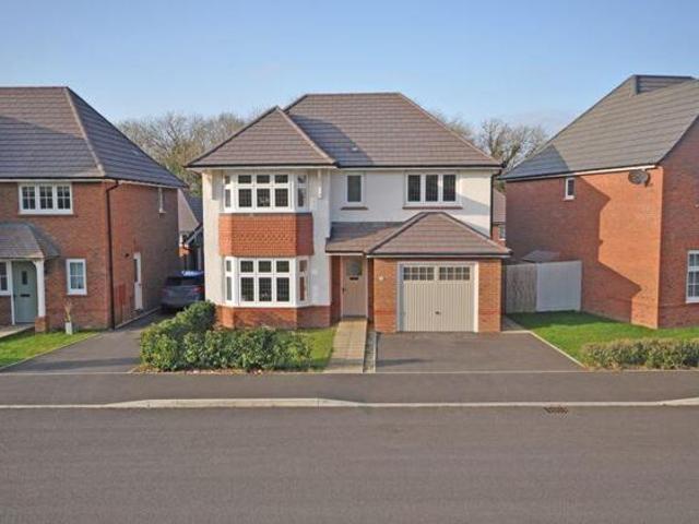 4 Bedroom House Newport Isle Of Wight LS99840063