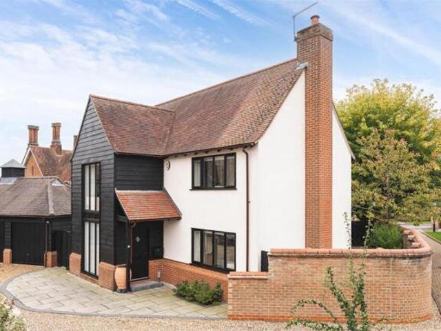 4 Bedroom House Newport Isle Of Wight LS99092725