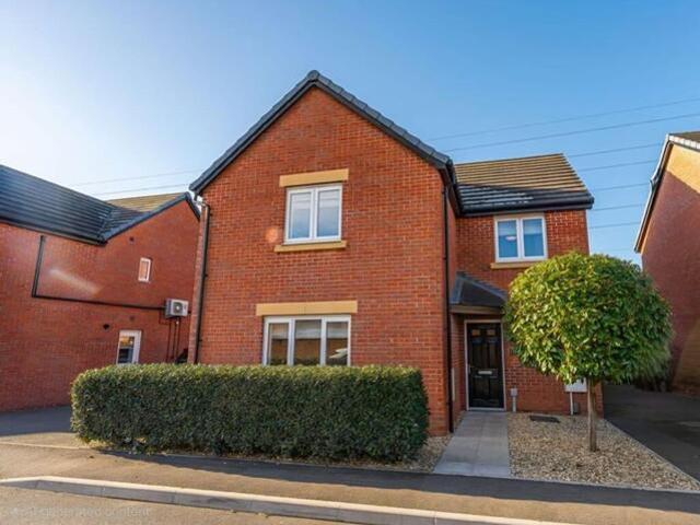 4 Bedroom House Newport Newport 98648796