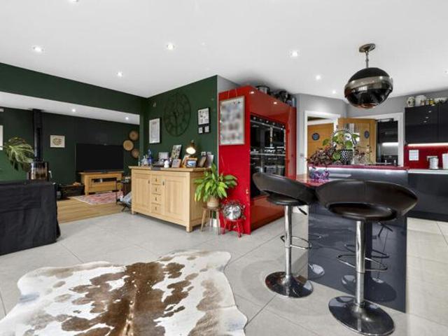 4 Bedroom House Newton Abbot Devon LS98835015