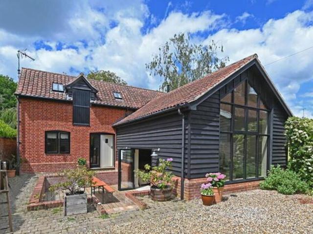 4 Bedroom House Nr Saxmundham Nr Saxmundham LS101676726
