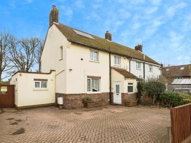 4 Bedroom House Smallfield Surrey LS99380760