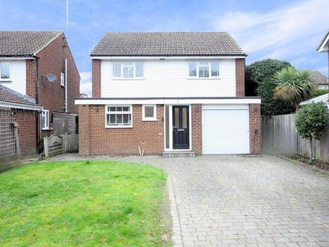 4 Bedroom House Southwater West Sussex 99029458