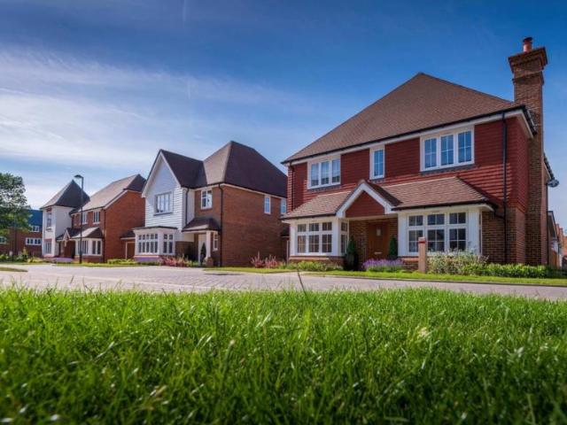 4 Bedroom House South Water West Sussex LS96174058