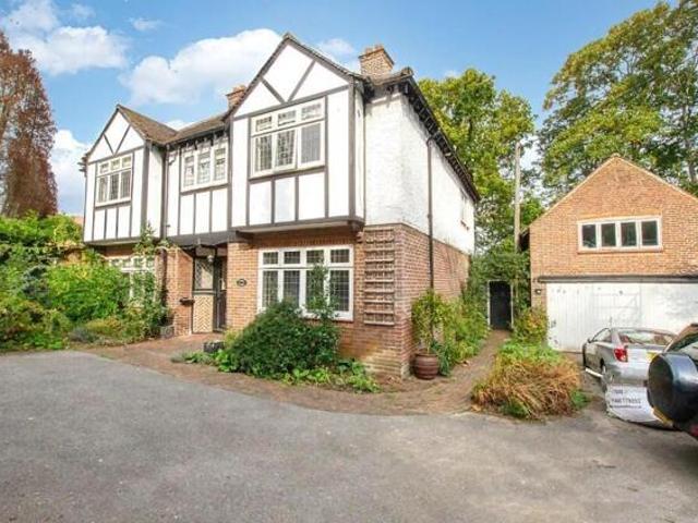 4 Bedroom House Southampton Hampshire LS98649281