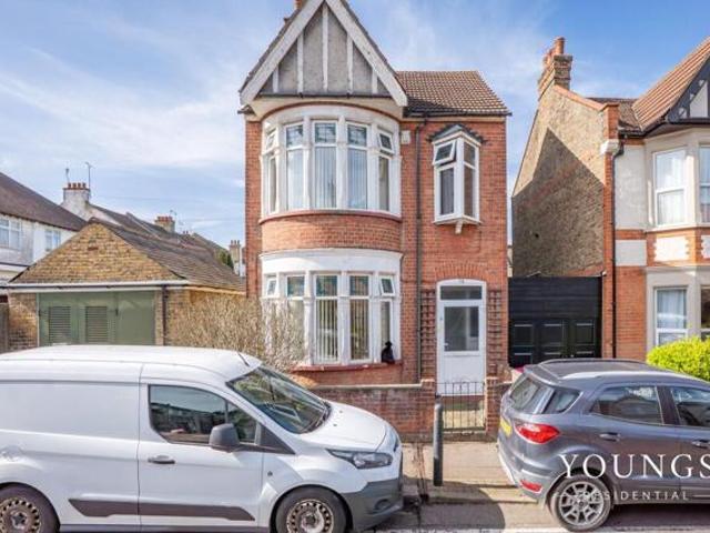 4 Bedroom House Southend On Sea Southend on Sea 101677683
