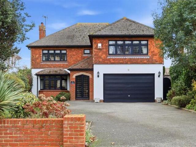 4 Bedroom House Southend On Sea Southend on Sea LS99029403