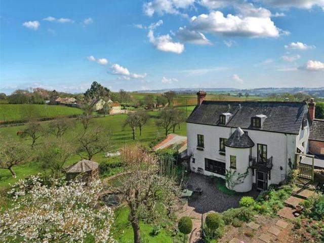 4 Bedroom House Somerset Somerset 99523501